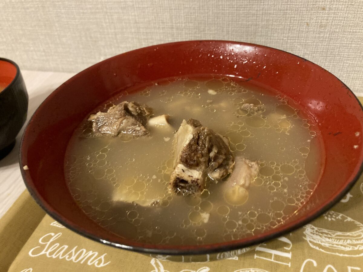 コストコ新商品GYUNWOO宮の王カルビタン！柔らかい骨付き肉とさっぱりスープ