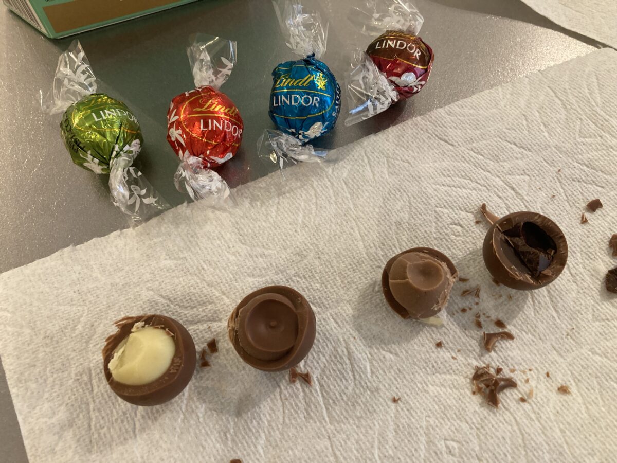 【コストコ】リンツに4種類の味が楽しめるリンドールグリーンアソートが新登場！